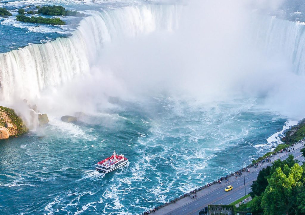 A Day Trip To The Niagara Falls from Toronto, Canada